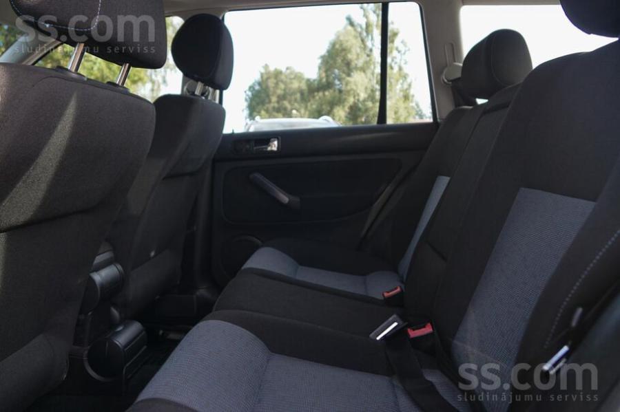 Black Volkswagen Golf 2003 in Riga, with an engine capacity of 1.60 L and mileage of 204 thousand km for 2790 €, photo 18 on AUTOMOTO.COM.LV