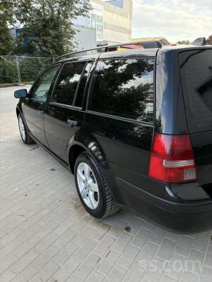 Melns Volkswagen Golf 2003 Rīga, ar dzinēja tilpumu 1.90 L un nobraukumu 303 tūkst. km par 2450 €, foto 9 vietnē AUTOMOTO.COM.LV