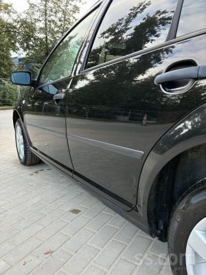 Melns Volkswagen Golf 2003 Rīga, ar dzinēja tilpumu 1.90 L un nobraukumu 303 tūkst. km par 2450 €, foto 11 vietnē AUTOMOTO.COM.LV