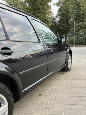 Melns Volkswagen Golf 2003 Rīga, ar dzinēja tilpumu 1.90 L un nobraukumu 303 tūkst. km par 2450 €, foto 12 vietnē AUTOMOTO.COM.LV
