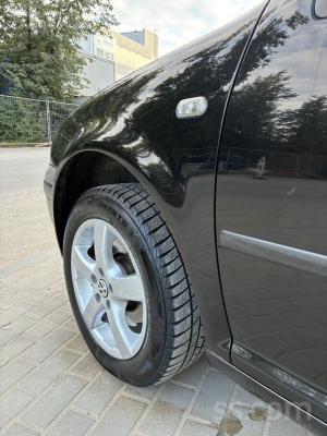 Melns Volkswagen Golf 2003 Rīga, ar dzinēja tilpumu 1.90 L un nobraukumu 303 tūkst. km par 2450 €, foto 13 vietnē AUTOMOTO.COM.LV