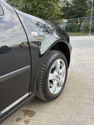 Melns Volkswagen Golf 2003 Rīga, ar dzinēja tilpumu 1.90 L un nobraukumu 303 tūkst. km par 2450 €, foto 14 vietnē AUTOMOTO.COM.LV
