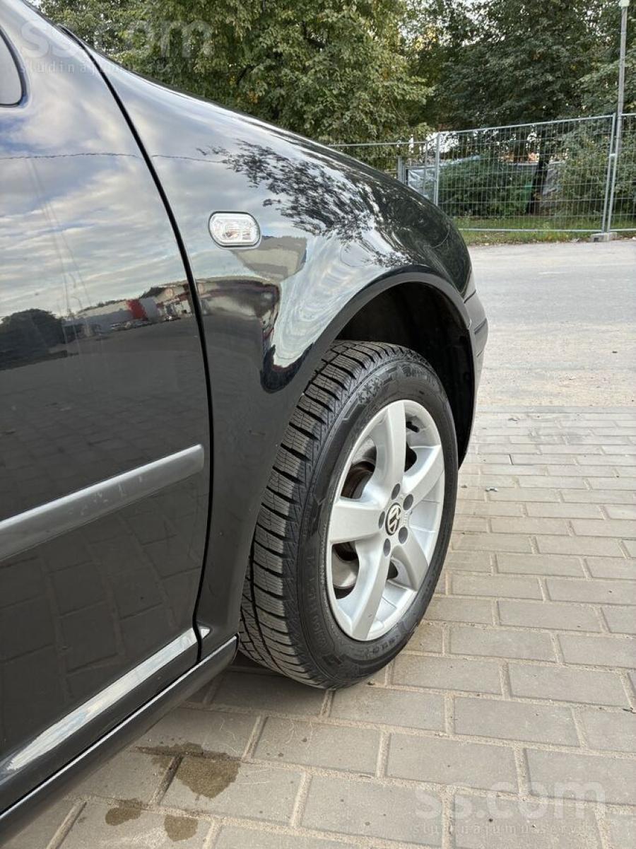 Melns Volkswagen Golf 2003 Rīga, ar dzinēja tilpumu 1.90 L un nobraukumu 303 tūkst. km par 2450 €, foto 14 vietnē AUTOMOTO.COM.LV