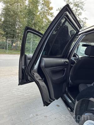 Melns Volkswagen Golf 2003 Rīga, ar dzinēja tilpumu 1.90 L un nobraukumu 303 tūkst. km par 2450 €, foto 15 vietnē AUTOMOTO.COM.LV