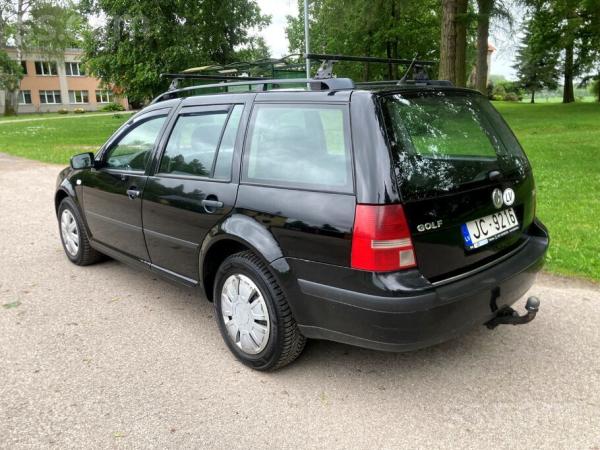 Black Volkswagen Golf 2004 in Jelgava, with an engine capacity of 1.90 L and mileage of 386 thousand km for 1390 €, photo 4 on AUTOMOTO.COM.LV