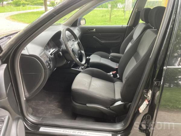 Black Volkswagen Golf 2004 in Jelgava, with an engine capacity of 1.90 L and mileage of 386 thousand km for 1390 €, photo 10 on AUTOMOTO.COM.LV