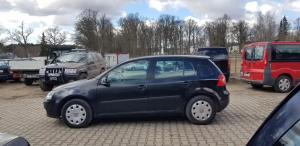 Melns Volkswagen Golf 2004 Valmiera, ar dzinēja tilpumu 2.00 L un nobraukumu 331 tūkst. km par 1900 €, foto 7 vietnē AUTOMOTO.COM.LV
