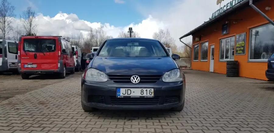 Melns Volkswagen Golf 2004 Valmiera, ar dzinēja tilpumu 2.00 L un nobraukumu 331 tūkst. km par 1900 €, foto 9 vietnē AUTOMOTO.COM.LV