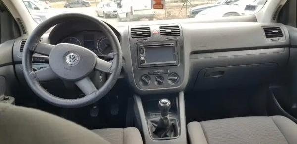 Melns Volkswagen Golf 2004 Valmiera, ar dzinēja tilpumu 2.00 L un nobraukumu 331 tūkst. km par 1900 €, foto 9 vietnē AUTOMOTO.COM.LV