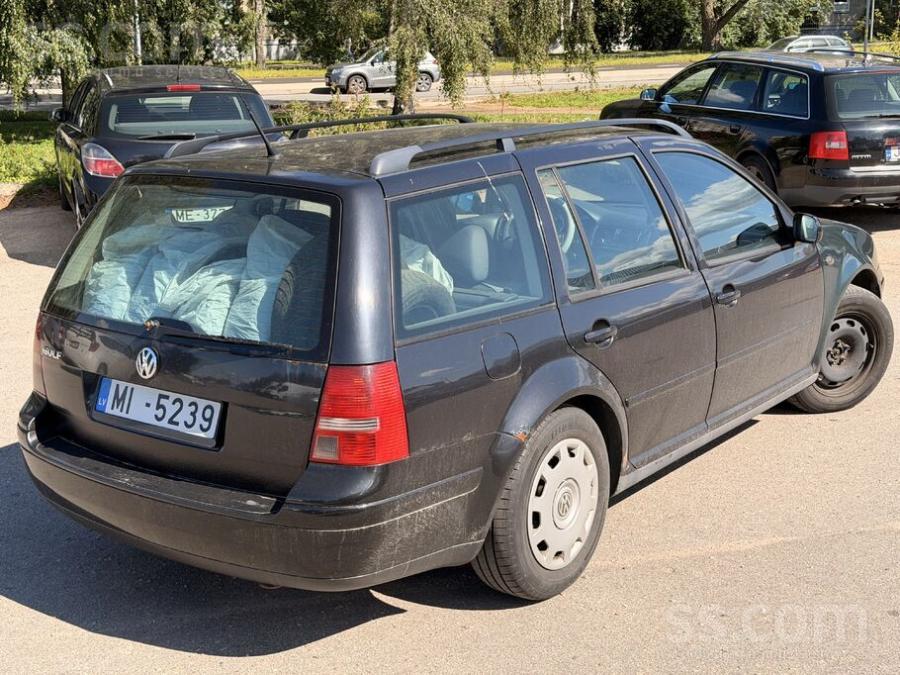 Black Volkswagen Golf 2004 in Riga, with an engine capacity of 1.90 L and mileage of 292 thousand km for 1400 €, photo 3 on AUTOMOTO.COM.LV