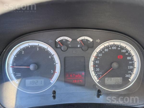 Black Volkswagen Golf 2004 in Riga, with an engine capacity of 1.90 L and mileage of 292 thousand km for 1400 €, photo 8 on AUTOMOTO.COM.LV