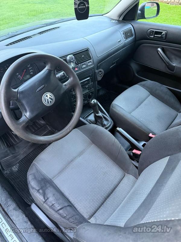 Black Volkswagen Golf 2004 in Valga, with an engine capacity of 1.90 L and mileage of 0 thousand km for 900 €, photo 6 on AUTOMOTO.COM.LV