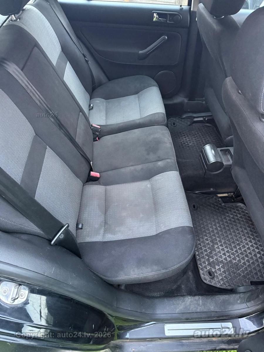 Black Volkswagen Golf 2004 in Valga, with an engine capacity of 1.90 L and mileage of 0 thousand km for 900 €, photo 9 on AUTOMOTO.COM.LV