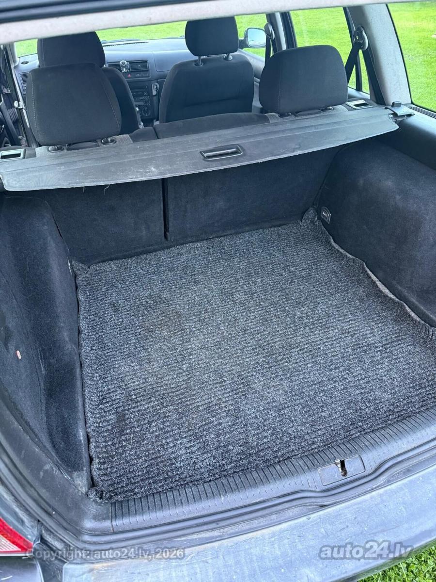 Black Volkswagen Golf 2004 in Valga, with an engine capacity of 1.90 L and mileage of 0 thousand km for 900 €, photo 10 on AUTOMOTO.COM.LV
