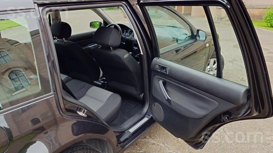 Melns Volkswagen Golf 2005 Dobele, ar dzinēja tilpumu 1.60 L un nobraukumu 299 tūkst. km par 1550 €, foto 6 vietnē AUTOMOTO.COM.LV