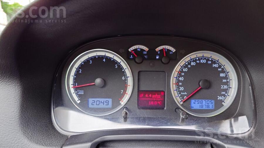 Melns Volkswagen Golf 2005 Dobele, ar dzinēja tilpumu 1.60 L un nobraukumu 299 tūkst. km par 1550 €, foto 14 vietnē AUTOMOTO.COM.LV