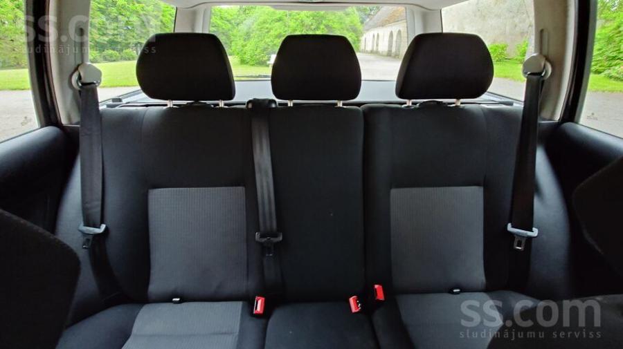 Melns Volkswagen Golf 2005 Dobele, ar dzinēja tilpumu 1.60 L un nobraukumu 299 tūkst. km par 1550 €, foto 16 vietnē AUTOMOTO.COM.LV