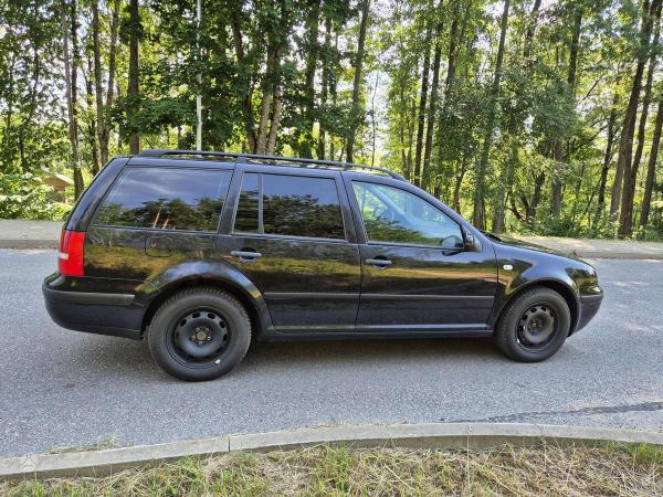 Black Volkswagen Golf 2005 in Utena, with an engine capacity of 1.90 L and mileage of 173 thousand km for 2190 €, photo 6 on AUTOMOTO.COM.LV