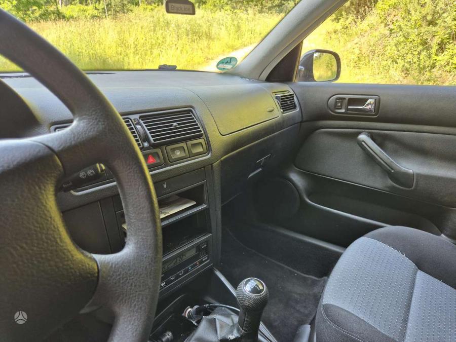 Black Volkswagen Golf 2005 in Utena, with an engine capacity of 1.90 L and mileage of 173 thousand km for 2190 €, photo 13 on AUTOMOTO.COM.LV