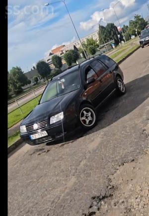 Melns Volkswagen Golf 2005 Krāslava, ar dzinēja tilpumu 1.90 L un nobraukumu 329 tūkst. km par 1600 €, foto  vietnē AUTOMOTO.COM.LV