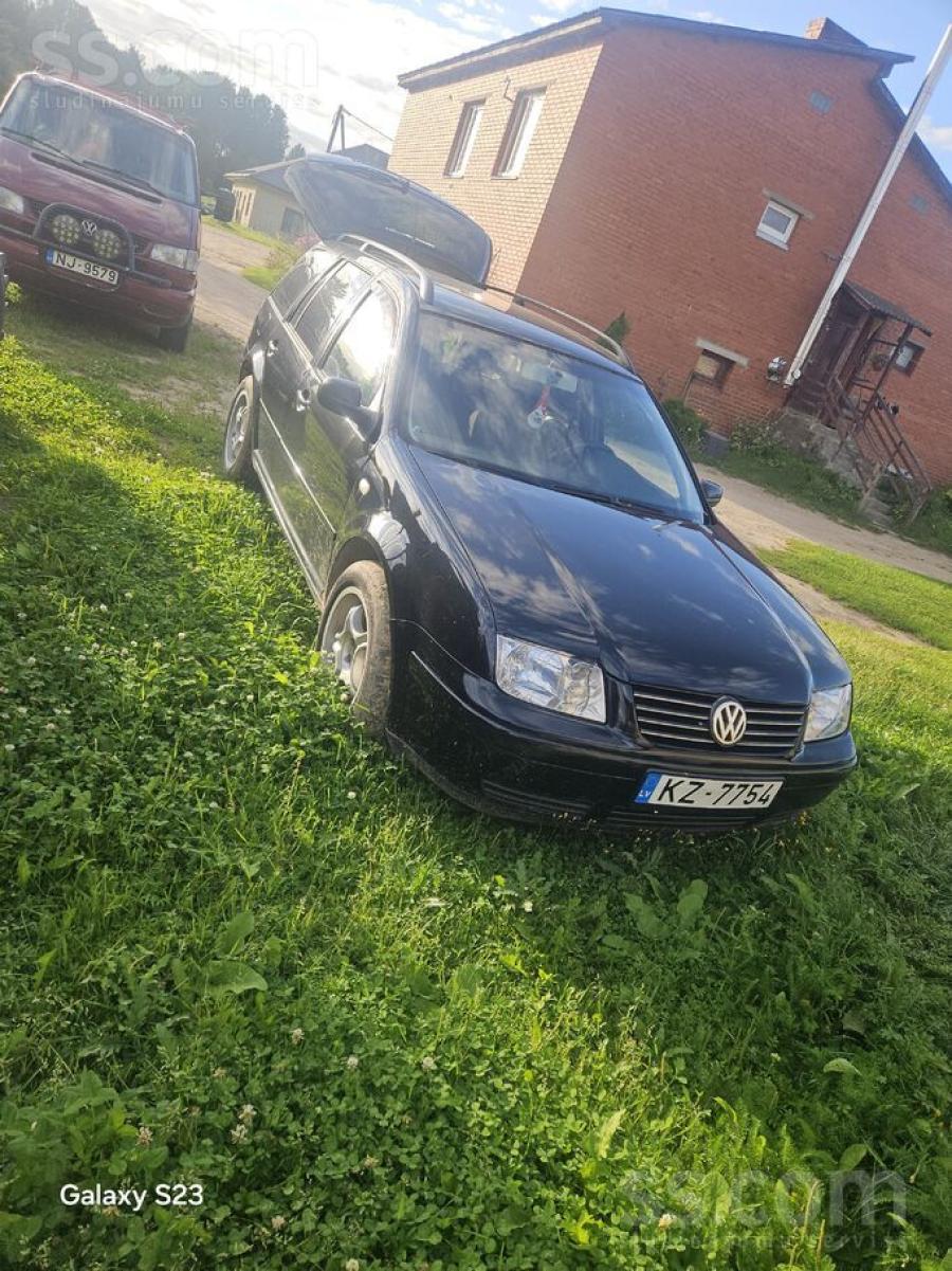 Melns Volkswagen Golf 2005 Krāslava, ar dzinēja tilpumu 1.90 L un nobraukumu 329 tūkst. km par 1600 €, foto 3 vietnē AUTOMOTO.COM.LV