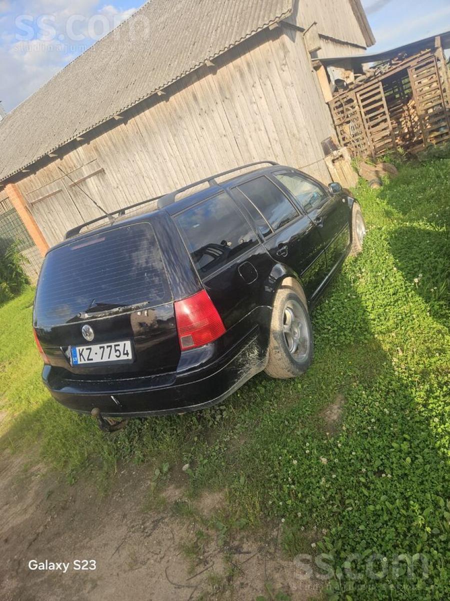 Melns Volkswagen Golf 2005 Krāslava, ar dzinēja tilpumu 1.90 L un nobraukumu 329 tūkst. km par 1600 €, foto 7 vietnē AUTOMOTO.COM.LV