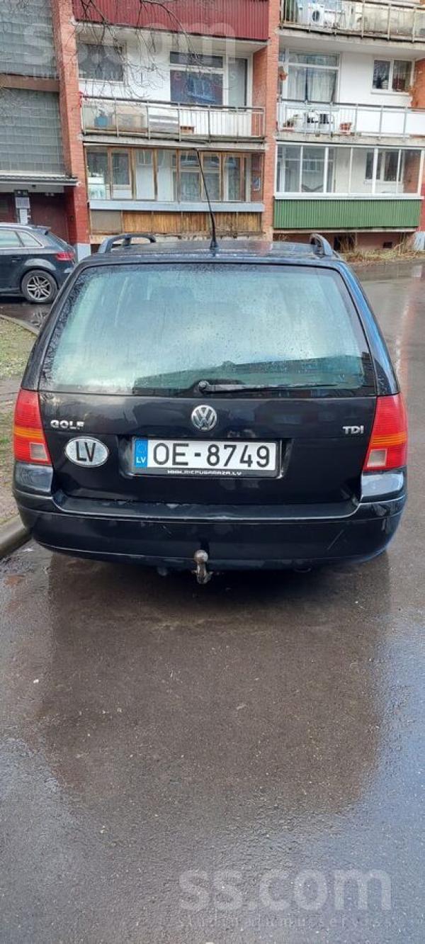 Melns Volkswagen Golf 2006 Rīga, ar dzinēja tilpumu 1.90 L un nobraukumu 330 tūkst. km par 1170 €, foto 3 vietnē AUTOMOTO.COM.LV