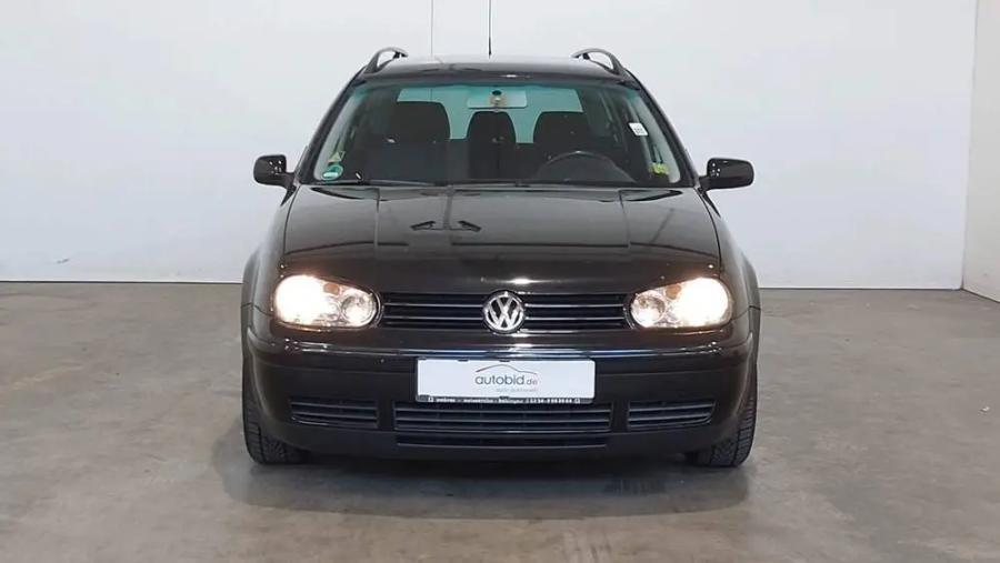 Melns Volkswagen Golf 2006 Limbaži, ar dzinēja tilpumu 1.60 L un nobraukumu 166 tūkst. km par 3250 €, foto 3 vietnē AUTOMOTO.COM.LV