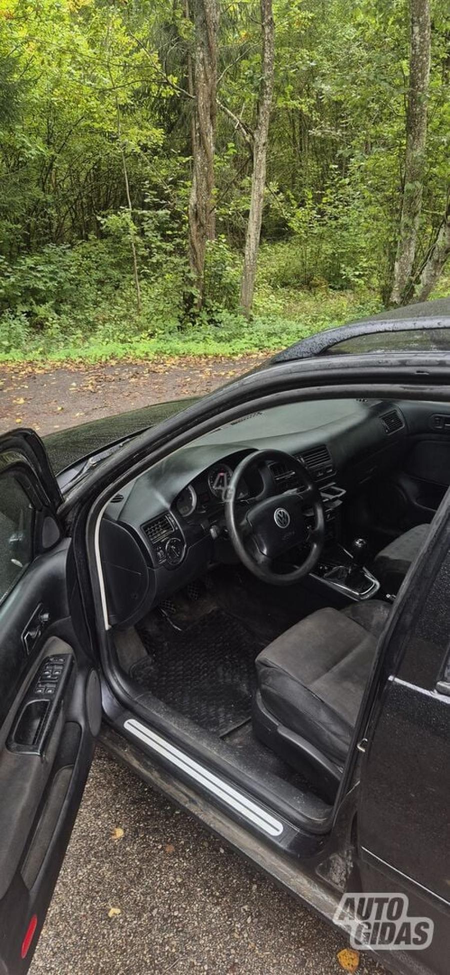 Black Volkswagen Golf 2006 in Alytus, with an engine capacity of 1.90 L and mileage of 465 thousand km for 780 €, photo 10 on AUTOMOTO.COM.LV