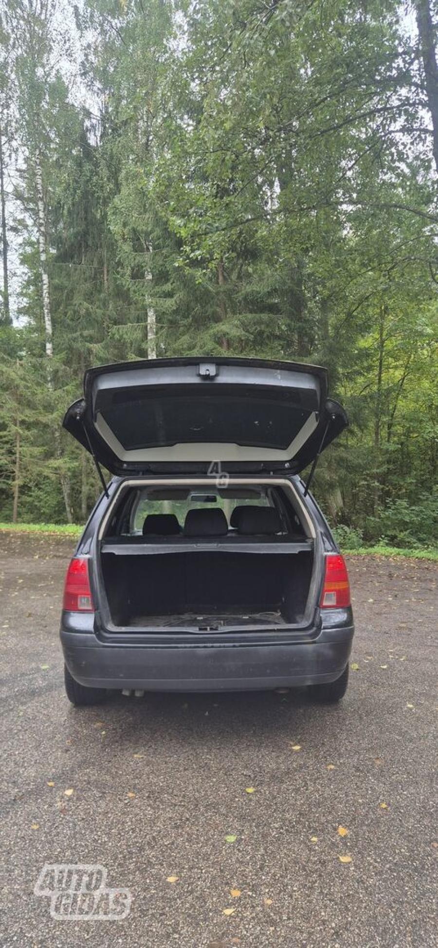Black Volkswagen Golf 2006 in Alytus, with an engine capacity of 1.90 L and mileage of 465 thousand km for 780 €, photo 14 on AUTOMOTO.COM.LV