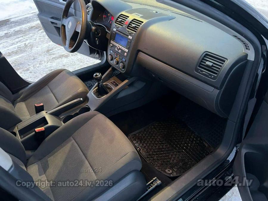 Black Volkswagen Golf 2007 in Tallinn, with an engine capacity of 1.90 L and mileage of 360 thousand km for 1790 €, photo 6 on AUTOMOTO.COM.LV