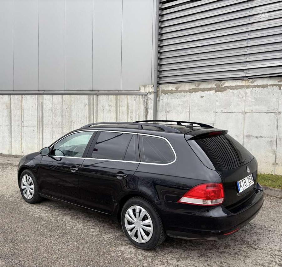 Melns Volkswagen Golf 2007 Viļņa, ar dzinēja tilpumu 1.90 L un nobraukumu 334 tūkst. km par 1850 €, foto 4 vietnē AUTOMOTO.COM.LV