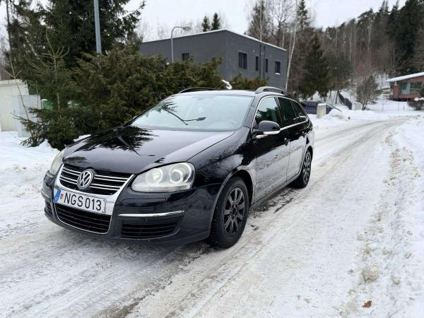 Black Volkswagen Golf 2007 in Vilnius, with an engine capacity of 1.97 L and mileage of 320 thousand km for 2250 €, photo 1 on AUTOMOTO.COM.LV