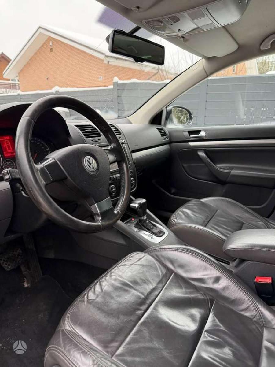 Черный Фольксваген Гольф 2007 в Вильнюс, объемом двигателя 2.00 л и пробегом 330 тыс. км за 1950 €, фото 9 на AUTOMOTO.COM.LV