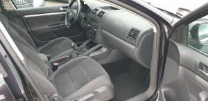 Black Volkswagen Golf 2007 in Kedainiai, with an engine capacity of 1.90 L and mileage of 190 thousand km for 2600 €, photo 13 on AUTOMOTO.COM.LV