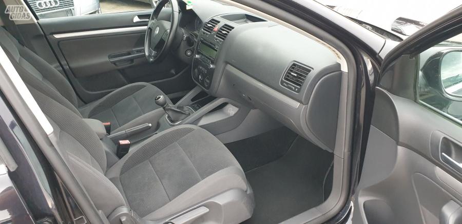 Black Volkswagen Golf 2007 in Kedainiai, with an engine capacity of 1.90 L and mileage of 190 thousand km for 2600 €, photo 13 on AUTOMOTO.COM.LV