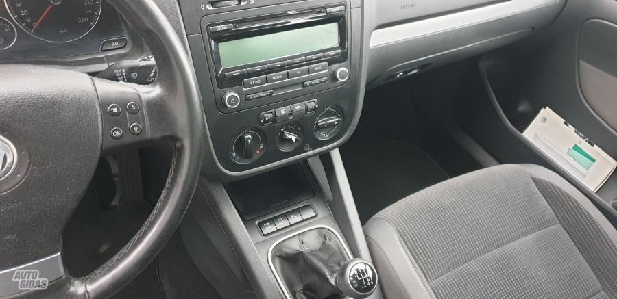Black Volkswagen Golf 2007 in Kedainiai, with an engine capacity of 1.90 L and mileage of 190 thousand km for 2600 €, photo 16 on AUTOMOTO.COM.LV