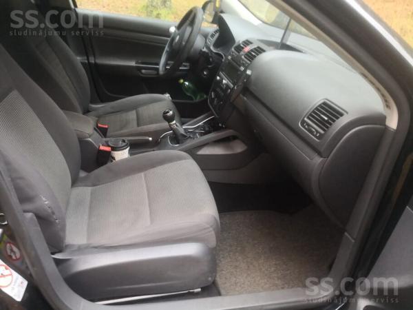 Black Volkswagen Golf 2007 in Riga, with an engine capacity of 1.90 L and mileage of 455 thousand km for 1500 €, photo 2 on AUTOMOTO.COM.LV