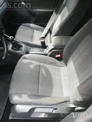 Melns Volkswagen Golf 2007 Kuldīga, ar dzinēja tilpumu 1.90 L un nobraukumu 431 tūkst. km par 1500 €, foto 4 vietnē AUTOMOTO.COM.LV