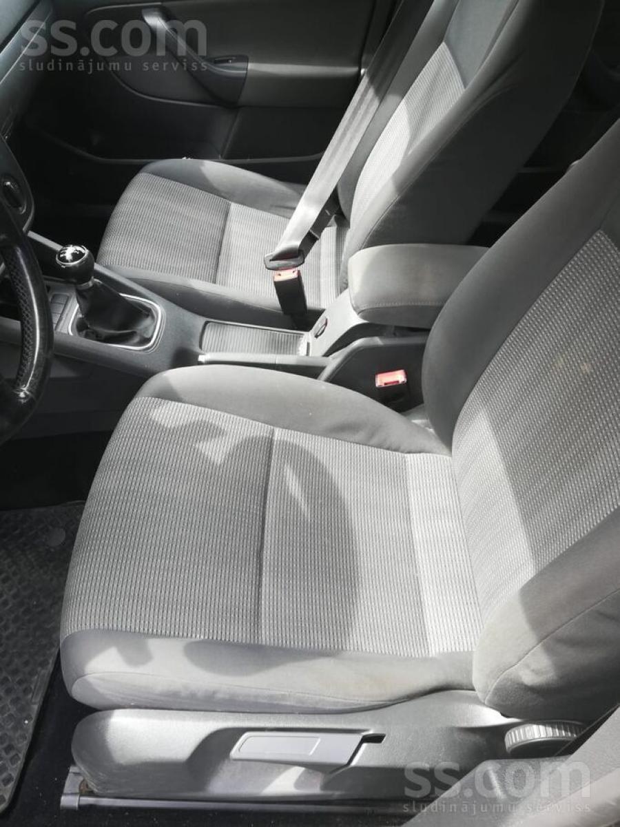 Melns Volkswagen Golf 2007 Kuldīga, ar dzinēja tilpumu 1.90 L un nobraukumu 431 tūkst. km par 1500 €, foto 4 vietnē AUTOMOTO.COM.LV
