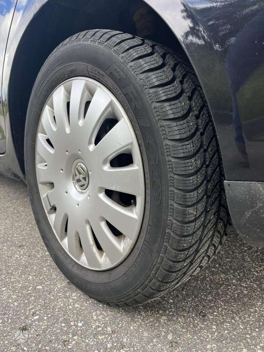 Melns Volkswagen Golf 2007 Viļņa, ar dzinēja tilpumu 1.90 L un nobraukumu 375 tūkst. km par 1200 €, foto 6 vietnē AUTOMOTO.COM.LV