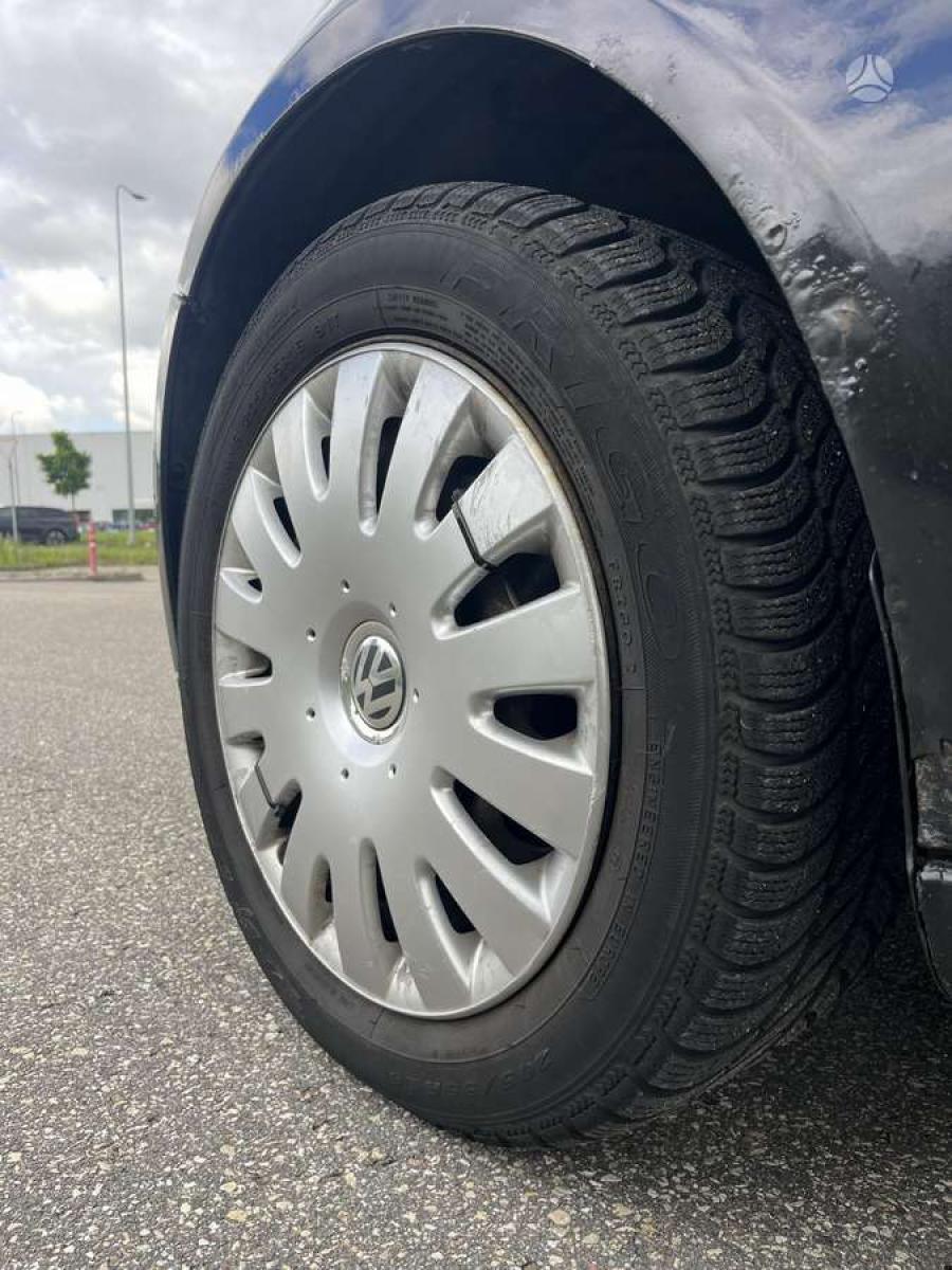 Melns Volkswagen Golf 2007 Viļņa, ar dzinēja tilpumu 1.90 L un nobraukumu 375 tūkst. km par 1200 €, foto 7 vietnē AUTOMOTO.COM.LV