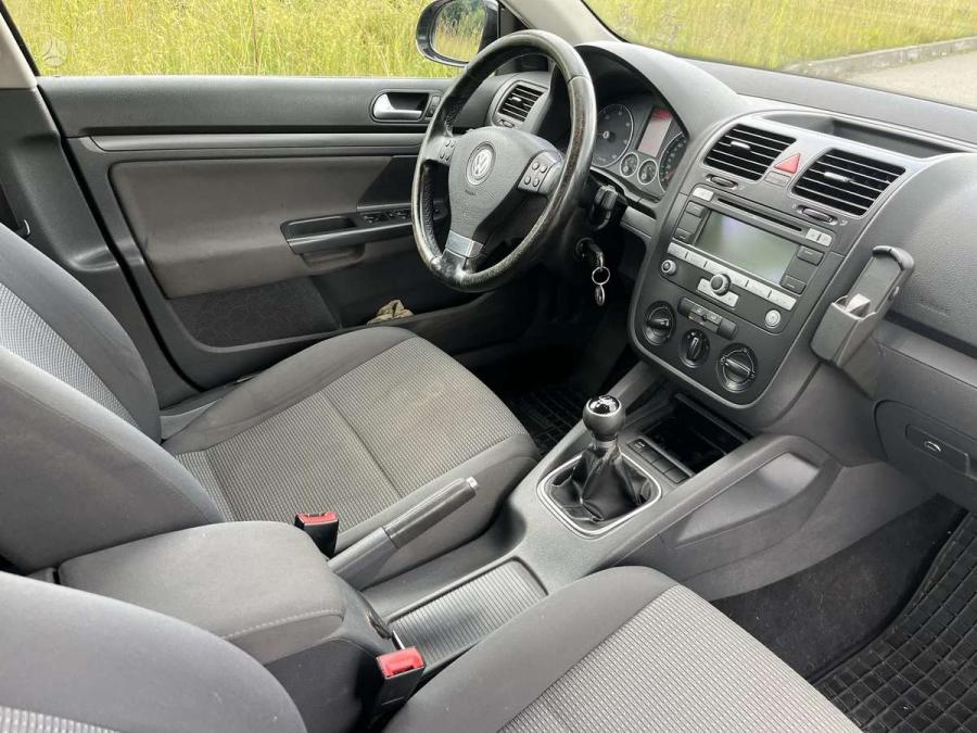 Melns Volkswagen Golf 2007 Viļņa, ar dzinēja tilpumu 1.90 L un nobraukumu 375 tūkst. km par 1200 €, foto 10 vietnē AUTOMOTO.COM.LV