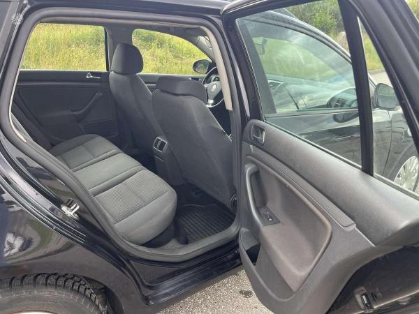Black Volkswagen Golf 2007 in Vilnius, with an engine capacity of 1.90 L and mileage of 375 thousand km for 1200 €, photo 10 on AUTOMOTO.COM.LV