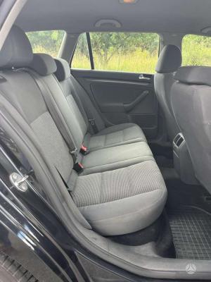 Melns Volkswagen Golf 2007 Viļņa, ar dzinēja tilpumu 1.90 L un nobraukumu 375 tūkst. km par 1200 €, foto 12 vietnē AUTOMOTO.COM.LV