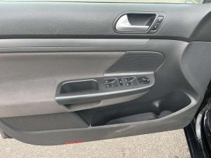 Melns Volkswagen Golf 2007 Viļņa, ar dzinēja tilpumu 1.90 L un nobraukumu 375 tūkst. km par 1200 €, foto 16 vietnē AUTOMOTO.COM.LV