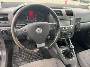 Melns Volkswagen Golf 2007 Viļņa, ar dzinēja tilpumu 1.90 L un nobraukumu 375 tūkst. km par 1200 €, foto 17 vietnē AUTOMOTO.COM.LV