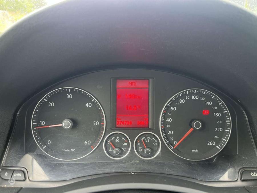 Melns Volkswagen Golf 2007 Viļņa, ar dzinēja tilpumu 1.90 L un nobraukumu 375 tūkst. km par 1200 €, foto 18 vietnē AUTOMOTO.COM.LV