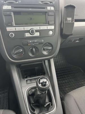 Melns Volkswagen Golf 2007 Viļņa, ar dzinēja tilpumu 1.90 L un nobraukumu 375 tūkst. km par 1200 €, foto 20 vietnē AUTOMOTO.COM.LV