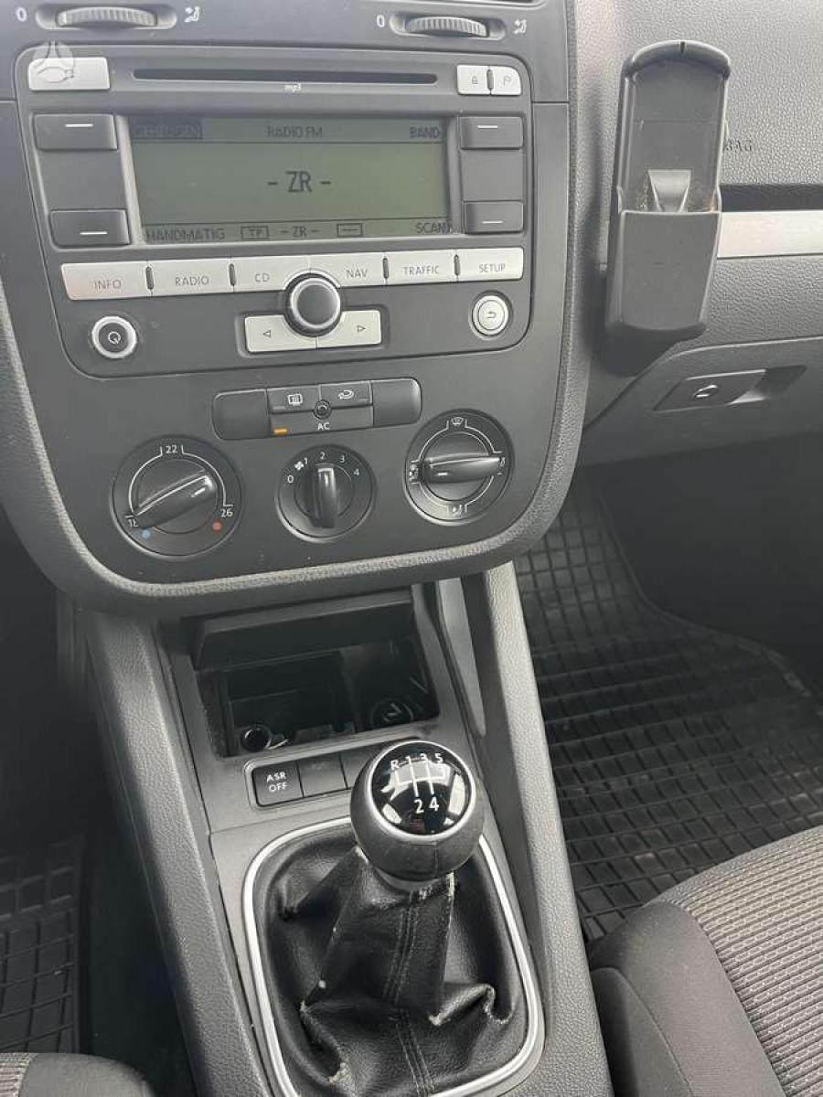 Melns Volkswagen Golf 2007 Viļņa, ar dzinēja tilpumu 1.90 L un nobraukumu 375 tūkst. km par 1200 €, foto 20 vietnē AUTOMOTO.COM.LV